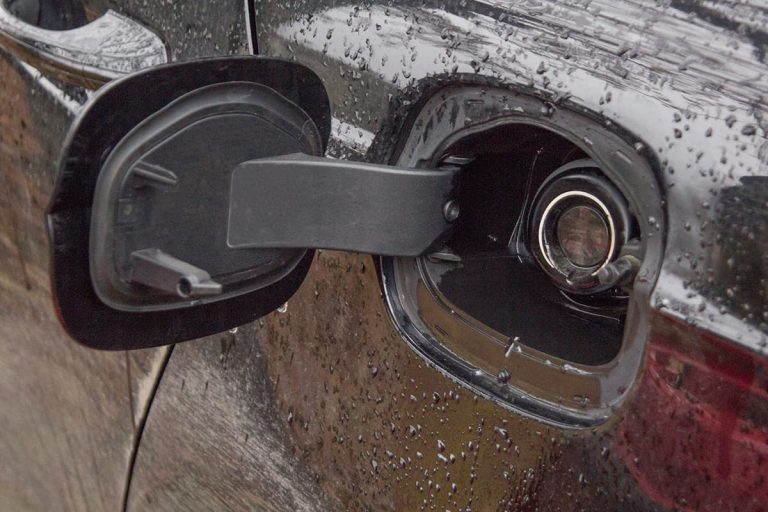 Bad Fuel Filler Neck – Symptoms, Causes & Solutions - Upgraded Vehicle