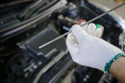 What Color Should the Oil Be on A Car’s Dipstick Be? (with Color Chart ...